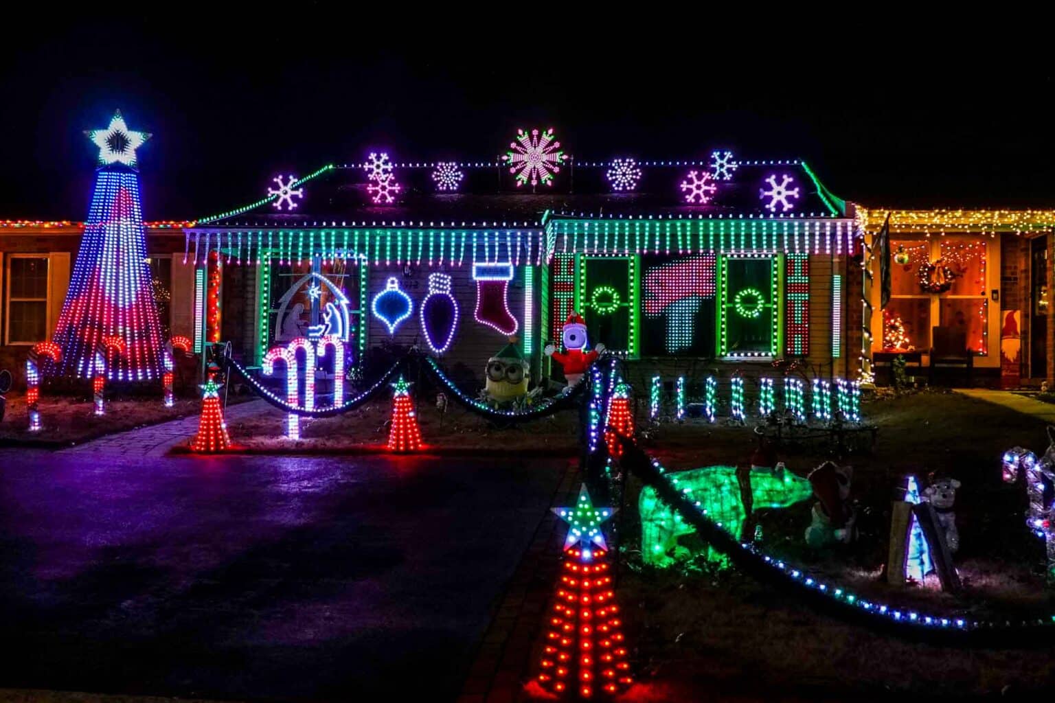 Bucks County Christmas Lights Displays to See (2025) - Guide to Philly