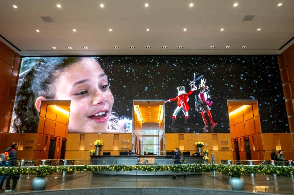 Where to See Impressive Christmas Lights in Philadelphia