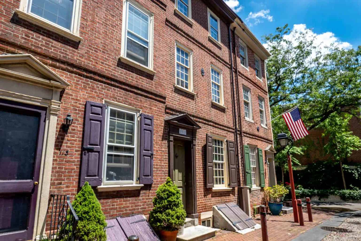 Elfreth's Alley: The Oldest Street in America - Guide to Philly