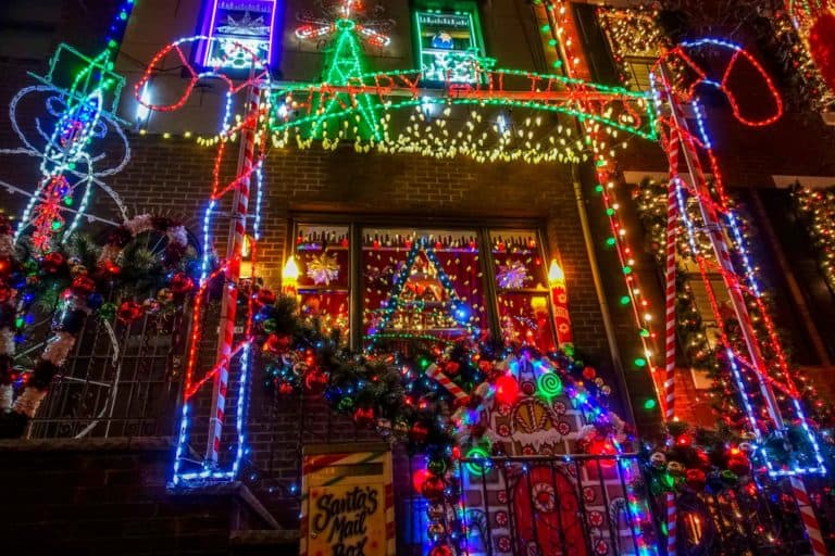 Where to See Impressive Christmas Lights in Philadelphia